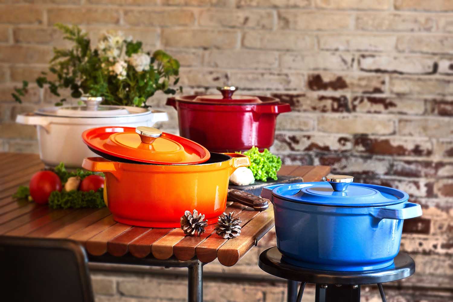 7 Creative Dutch Oven Home Decor Ideas