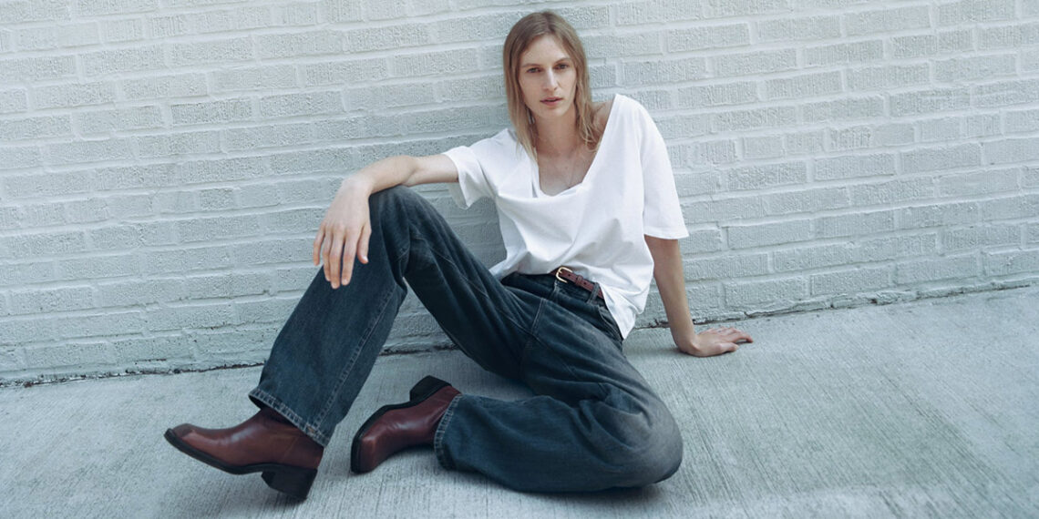 Quinn Mora & Julia Nobis Model Zara White Tee Collection