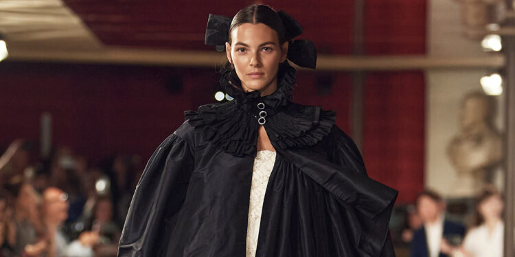 Opera Elegance: CHANEL Fall Winter 2024.25 Couture Collection