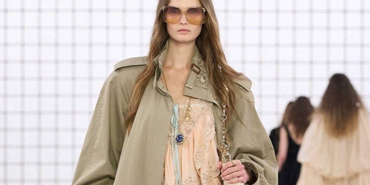 Chloé SS25: Kamali’s Vision of Boho Elegance Takes Paris