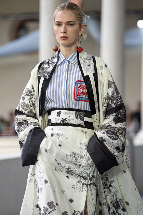 Behind the Scenes: Closer Look at HUI Milano SS25 Collection