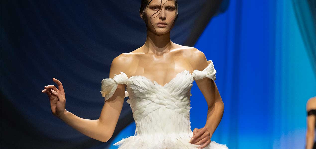 Gaultier SS25 Reveals a Couture Siren Gaultier SS25 Reveals a Couture Siren